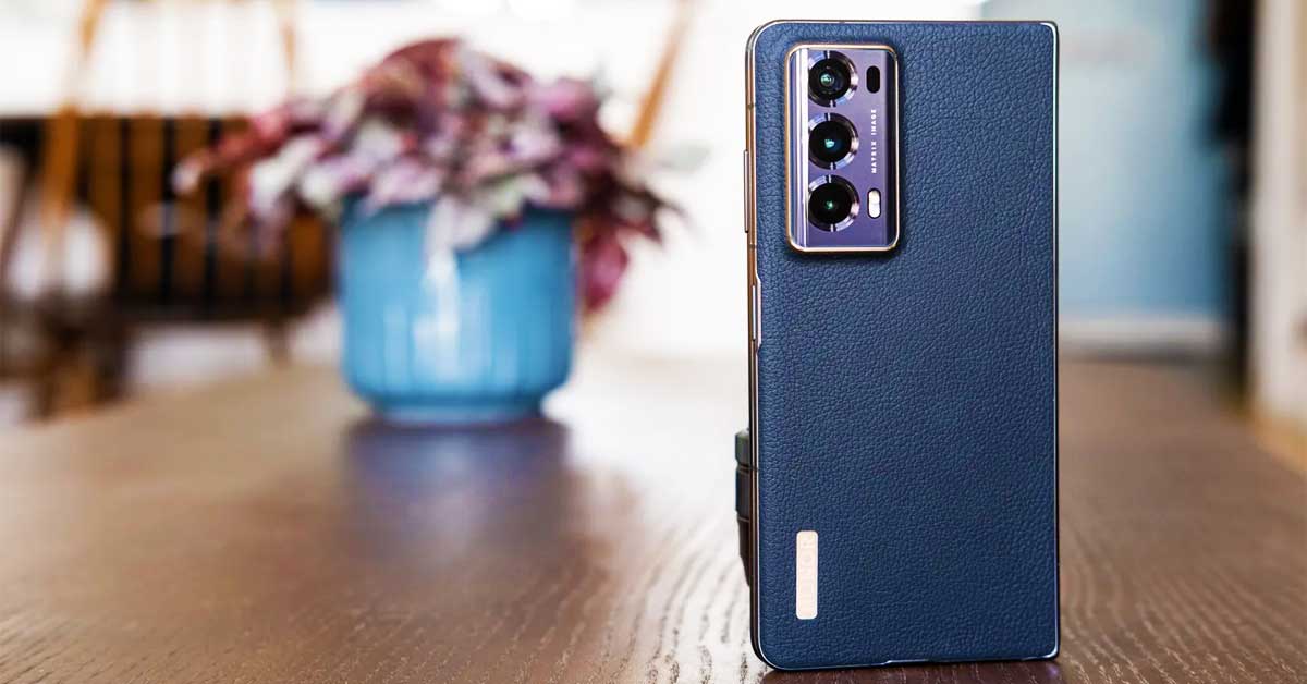 Honor's New Magic V2 Foldable Packs Flagship Hardware into Ultra-Slim Body